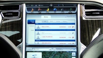 The Tesla S has the most insane in-car touchscreen multimedia system ...