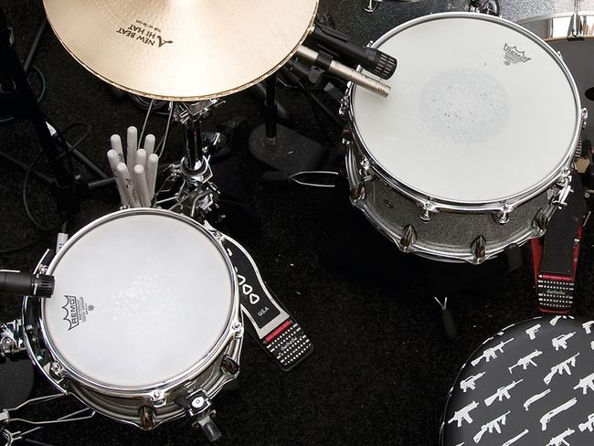 Travis Barker's drum setup: Blink-182/solo drummer's kit in pictures ...