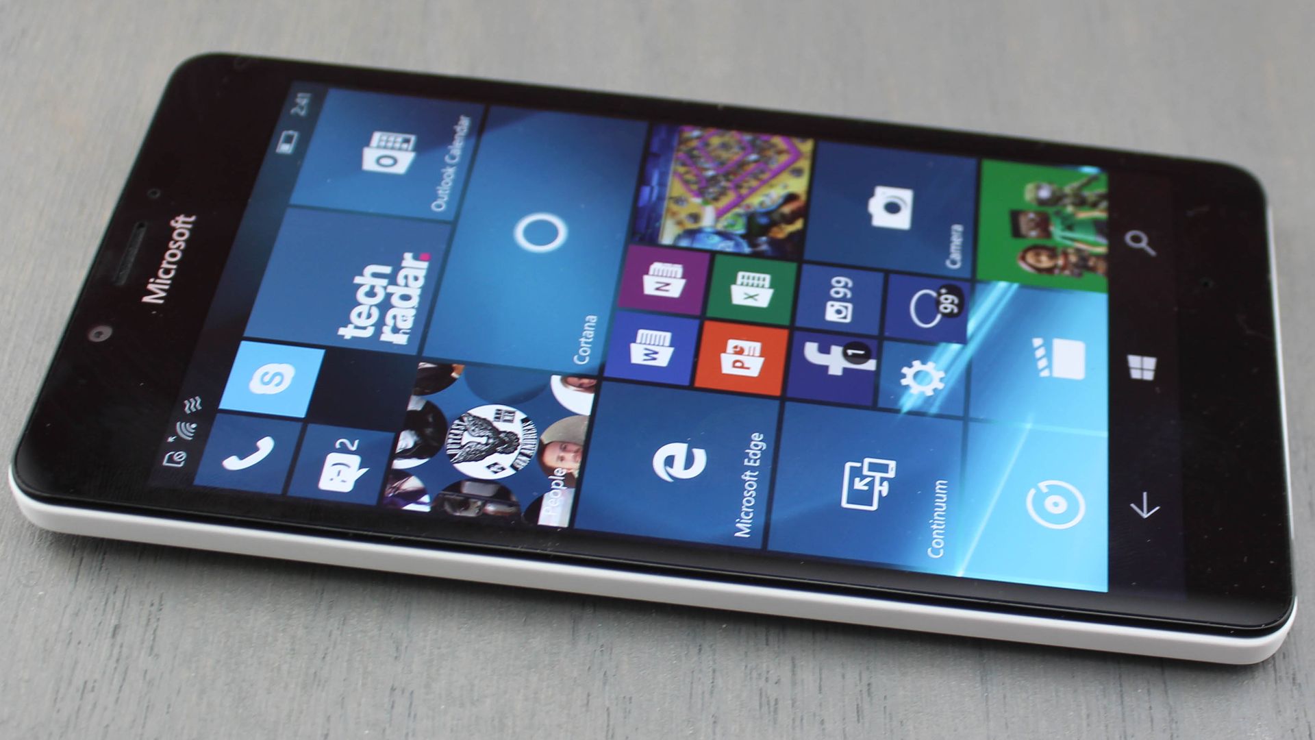 Microsoft takes the knife to Nokia as it butchers smartphone division ...