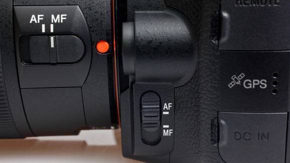 Choose autofocus or manual focus - How to use your new digital camera ...