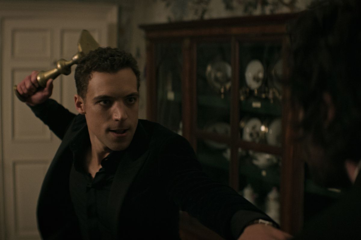 You season 4 episode 4 recap: A weekend getaway ends in bloodshed ...