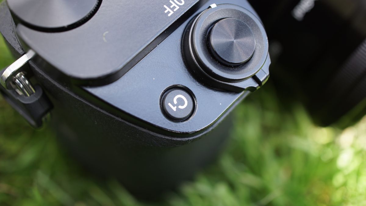 Build quality and handling - Sony Alpha A6000 review - Page 2 | TechRadar