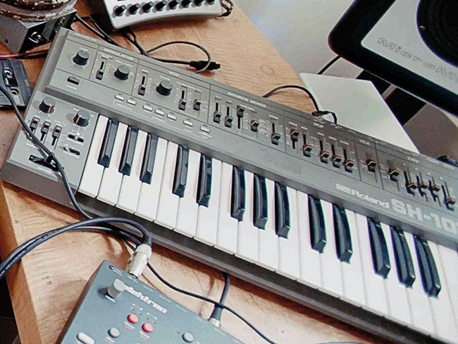 4 legendary bass synths: find out how they work and get their sound ...