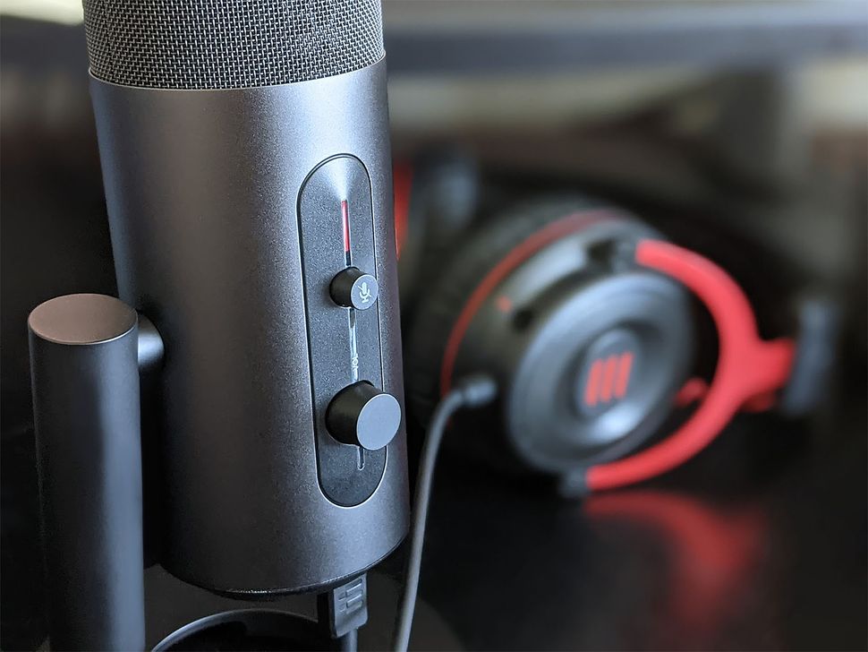 EPOS B20 Streaming Microphone review: Clear sound and professional ...