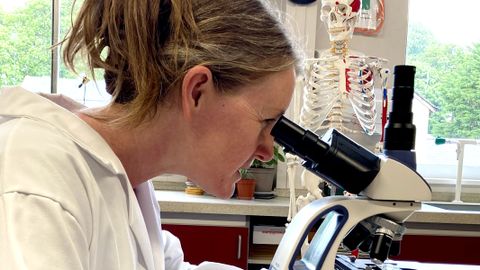 SWIFT SW380T trinocular compound microscope review | Live Science