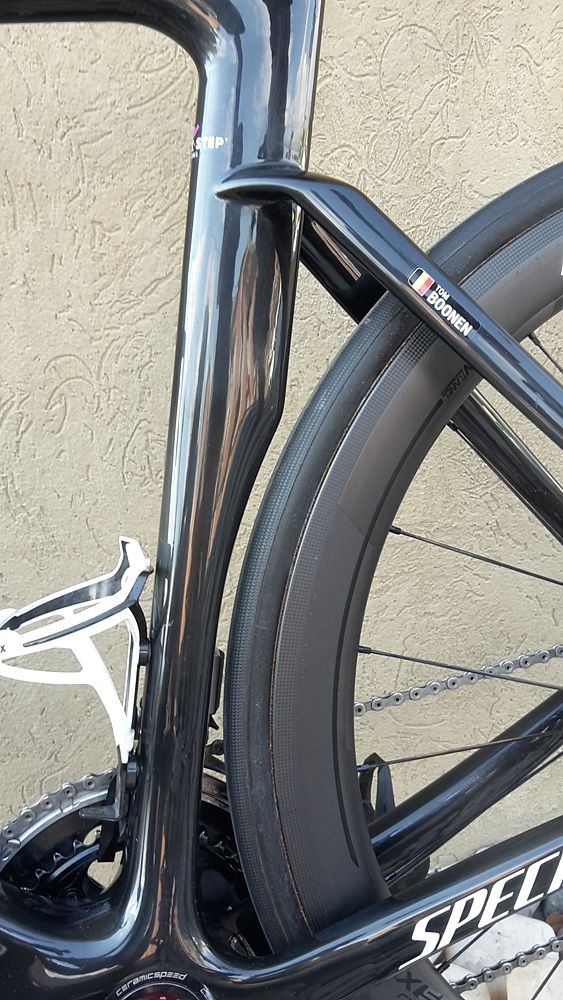 Tom Boonen's 2017 Quick-Step Floors Specialized S-Works Venge ViAS Disc ...