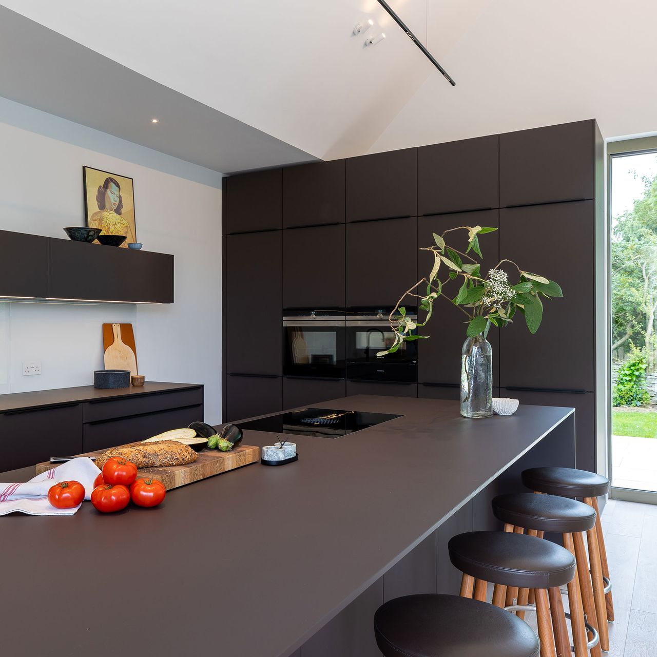 Are dark kitchen worktops a bad idea? | Ideal Home