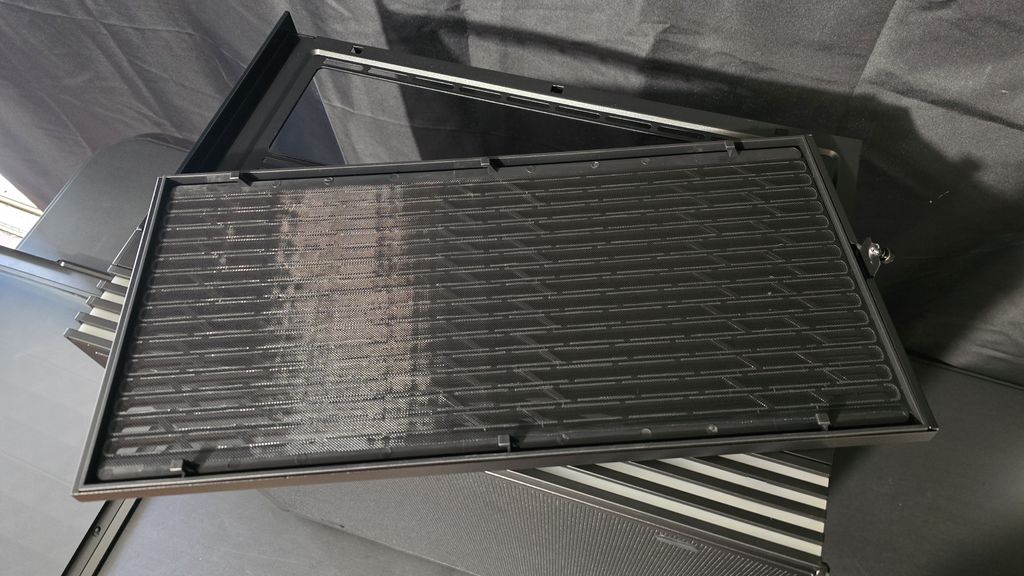 Be Quiet Light Base 600 LX Case Review: Innovative design, lackluster ...