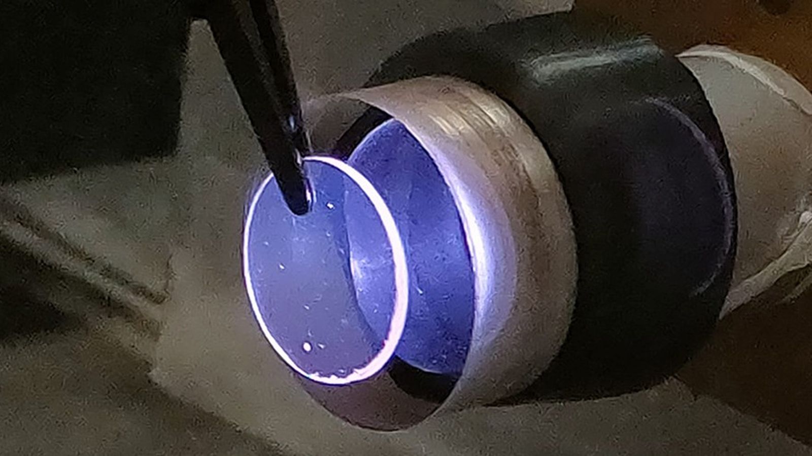 Quantum-inspired storage can store 100s of terabytes of data on a tiny ...