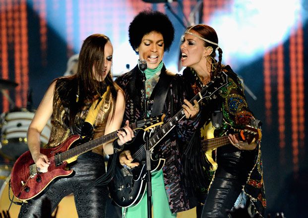 Legendary Performer Prince Dead at 57 | Guitar World