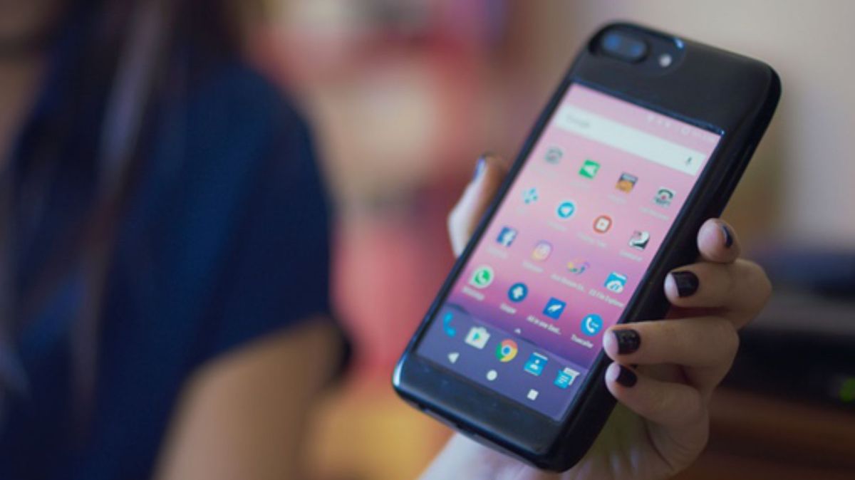 This new iPhone 7 case puts Android in the palm of your hand | TechRadar