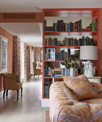 This is how to style a bookshelf like an interior designer – 5 top tips ...