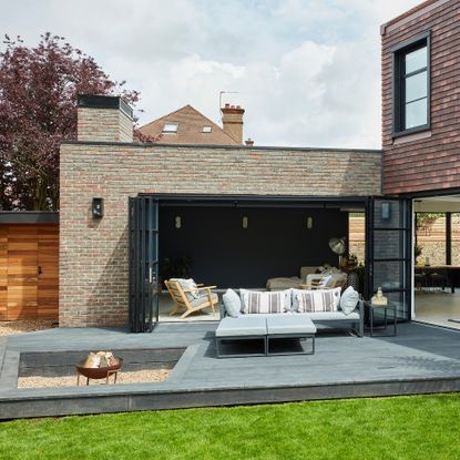 10 decking edging ideas to create a decorative border | Ideal Home