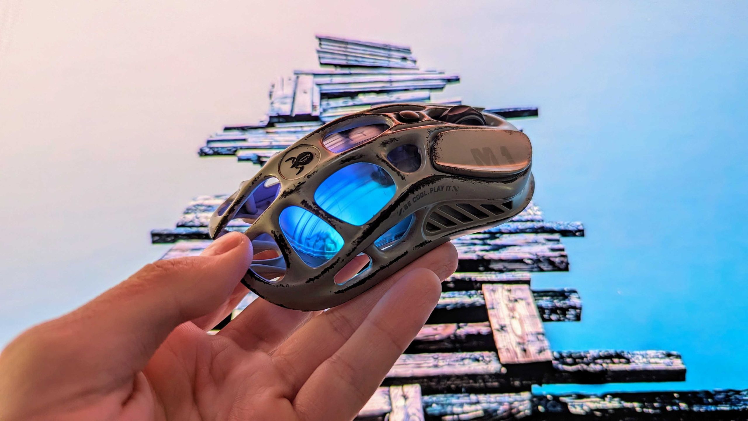 This awesome sci-fi gaming mouse almost won me over completely, but ...