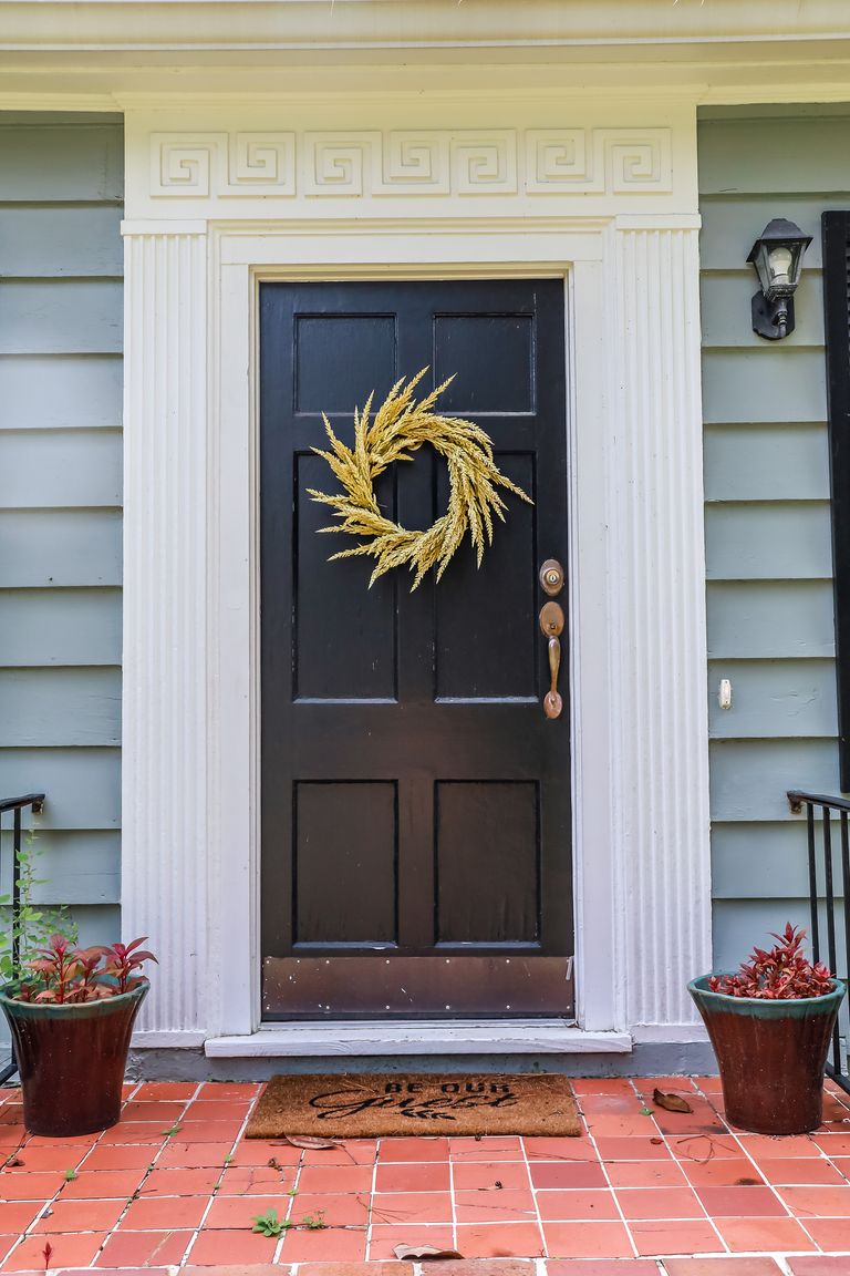 Cottage front door ideas: 10 ways to create a warm welcome | Homes and ...