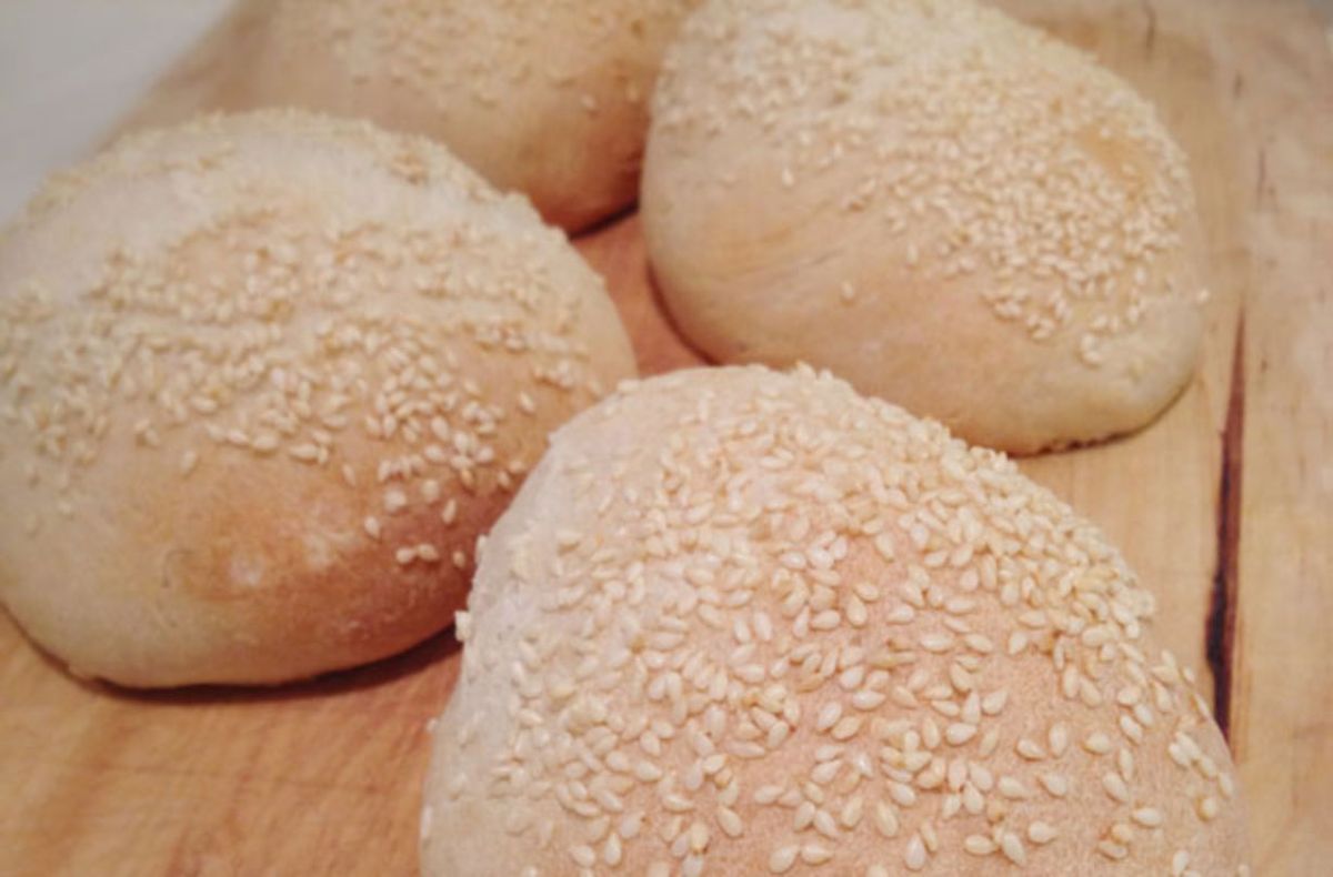 Sesame bread rolls | Lunch Recipes | GoodtoKnow