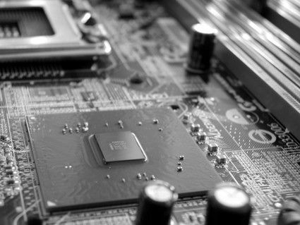 Mobo Makers Try Again with Intel's 925X and 915P Chipsets | Tom's Hardware