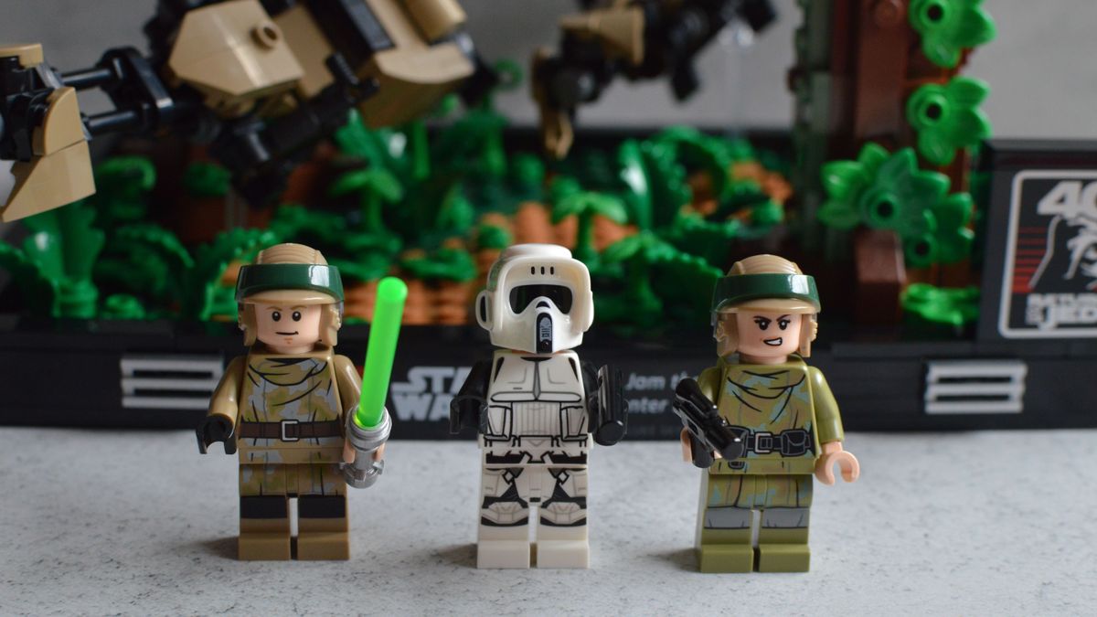 Lego Star Wars Endor Speeder Chase Diorama review | Space