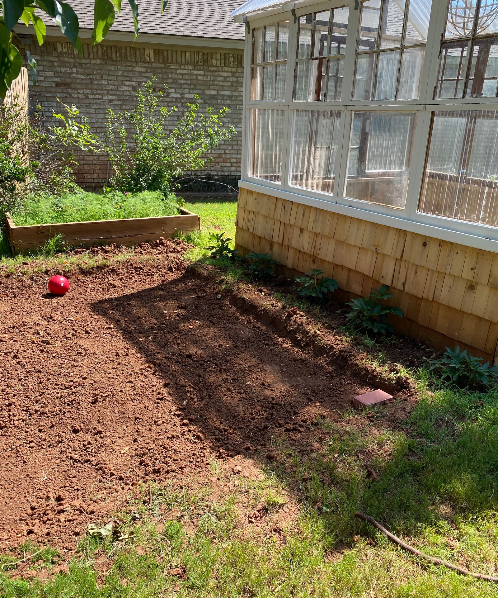 How to lay a brick patio in 10 easy steps | Real Homes