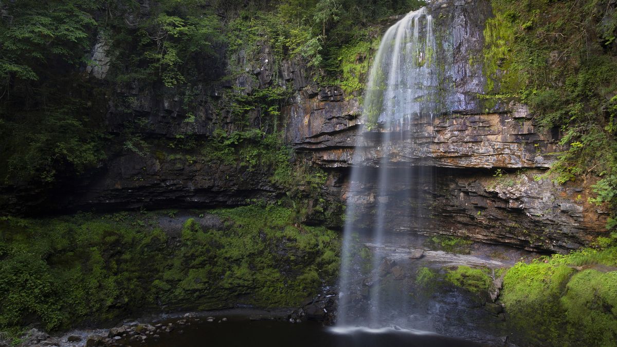 Waterfall walks in Wales: great hikes to awesome cascades | Advnture