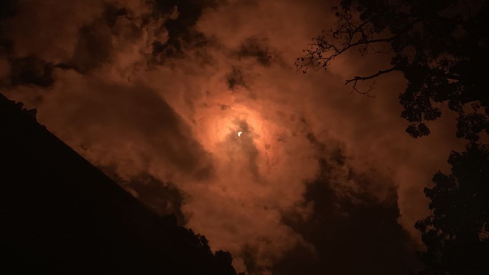 Annular solar eclipse wows skywatchers with spectacular 'ring of fire ...