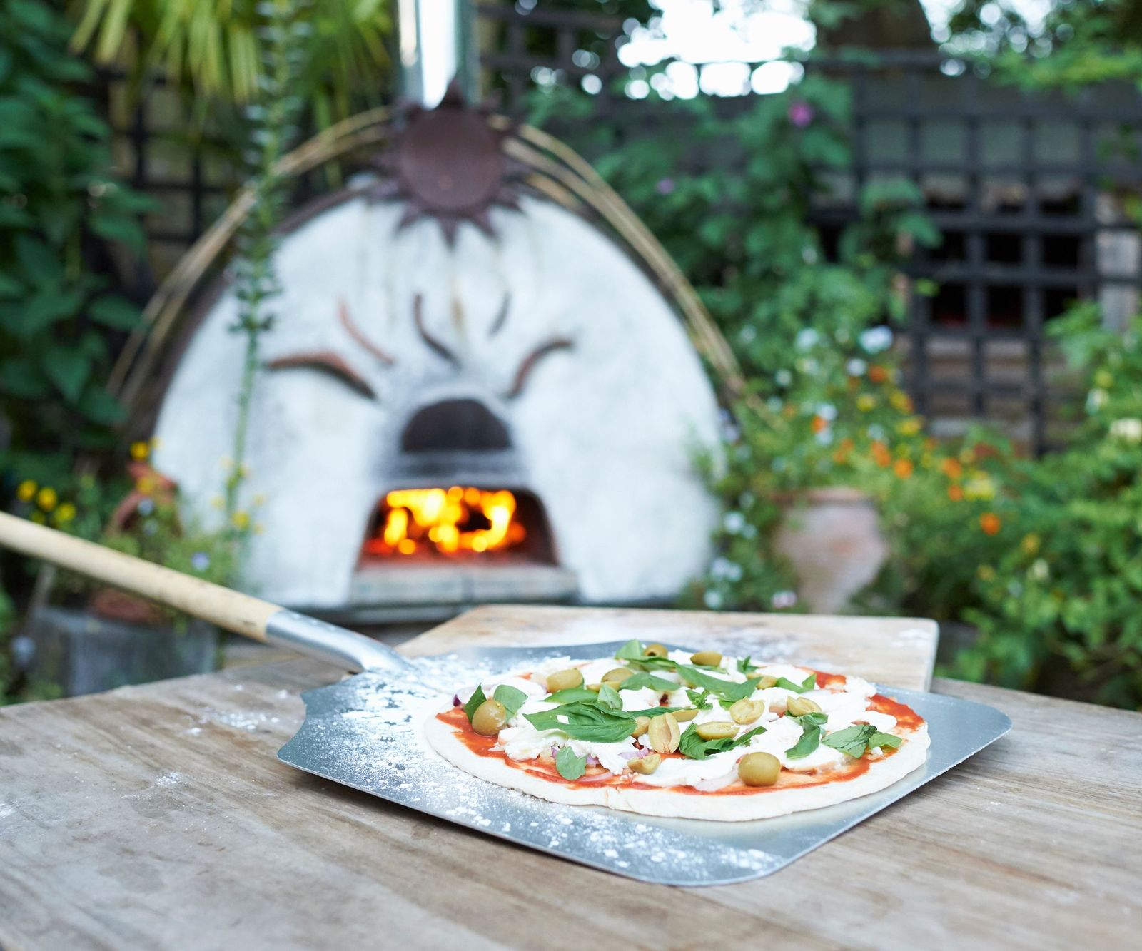 How do pizza ovens work? Insight from the experts | Homes and Gardens