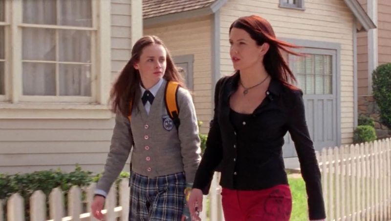 Lorelai Gilmore's Craziest Outfits on Gilmore Girls | Marie Claire