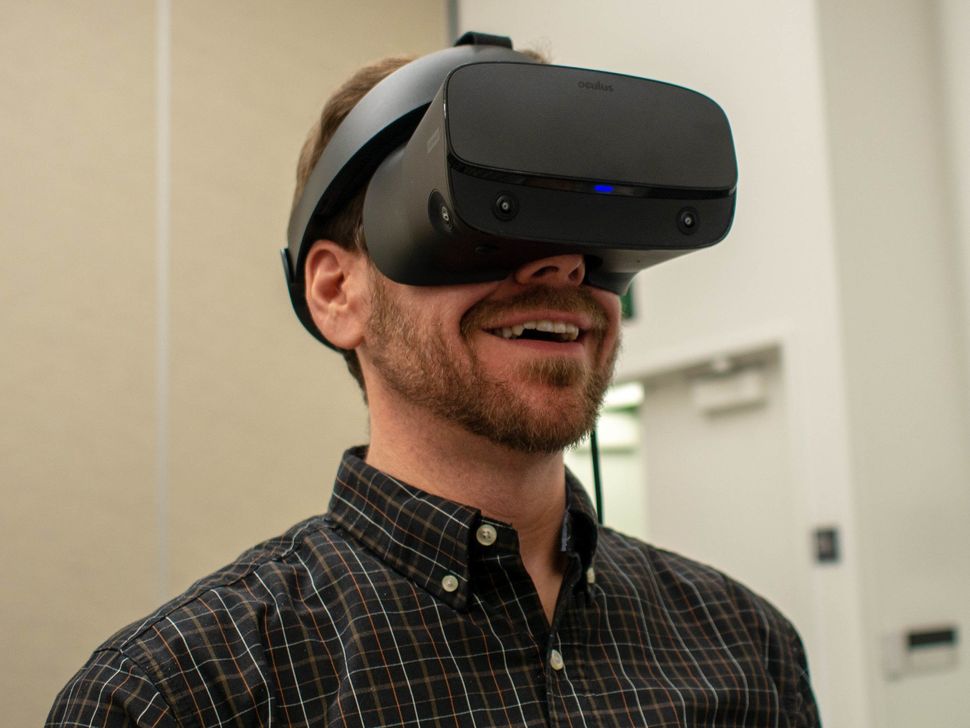 Can you wear glasses inside an Oculus Rift S? | Windows Central