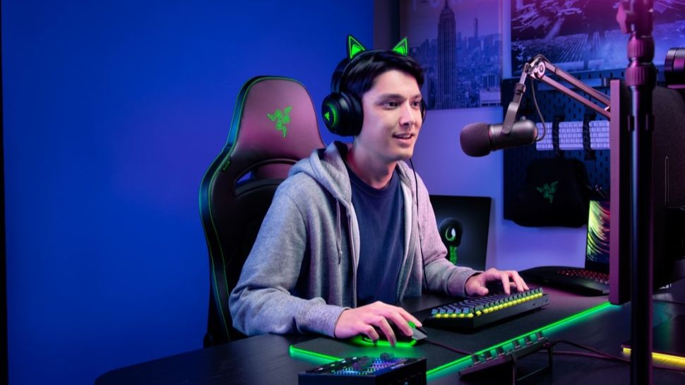 Razer Kraken Kitty V2 goes Pro ... with cat, bunny, and bear ears ...