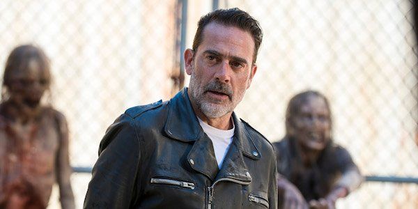 How Negan's New Weapon Idea Is Both Good And Bad For The Walking Dead ...