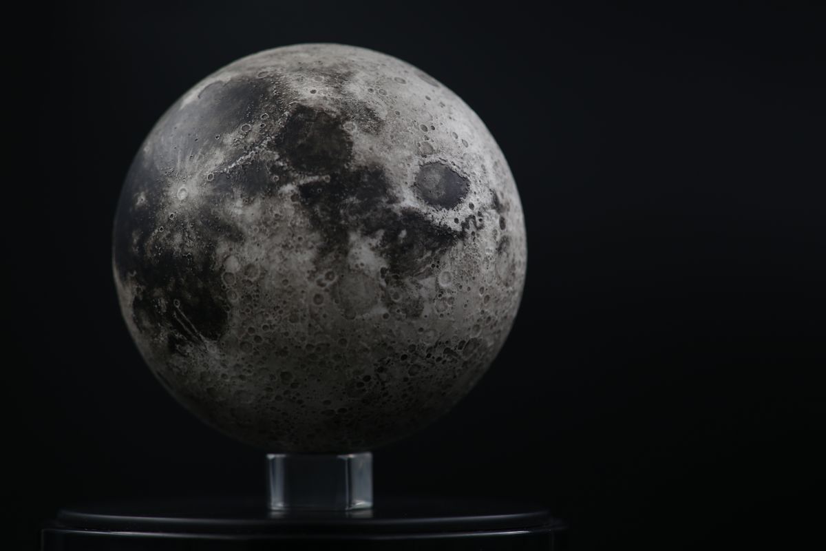 Want a Closer Look at the Moon? Try It in AR with This Lunar Model and ...