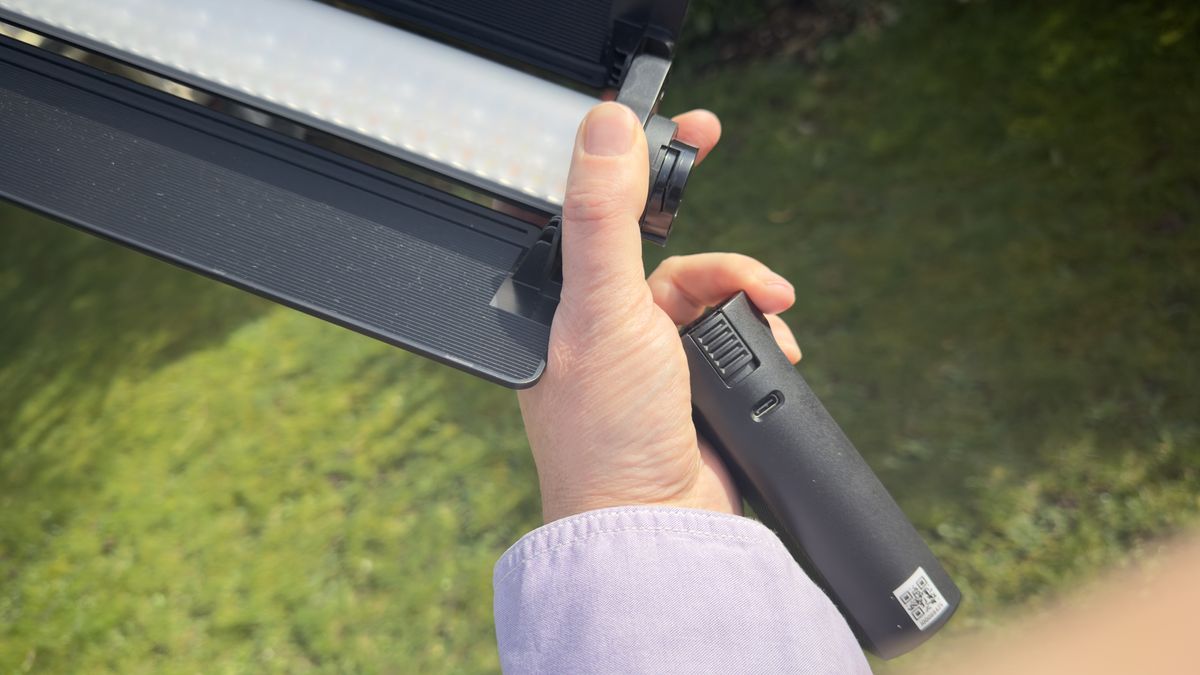 Godox LC500R Mini Light Stick review: affordable go-anywhere lighting ...