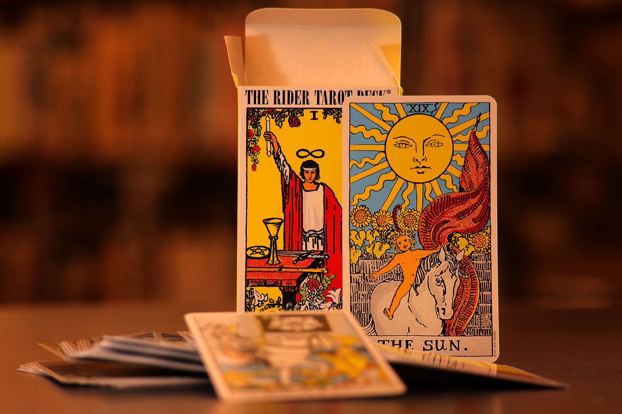 What do tarot cards, gangsters and football players have in common ...