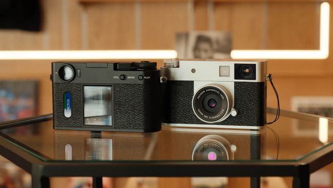 The newest Fujifilm compact camera “time-travels” with an Eras Dial and ...
