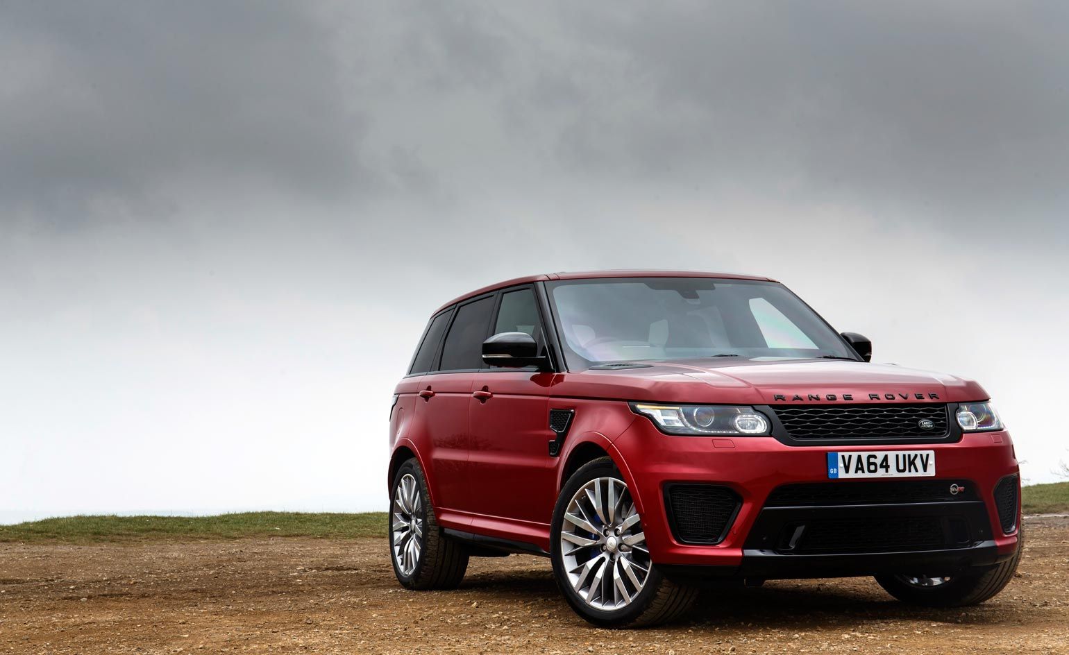 Mighty machines: Range Rover launches Sport SVR and Hybrid models ...