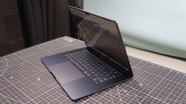 Apple MacBook Air 15-inch (M3) review: Bigger, bolder, faster, better ...