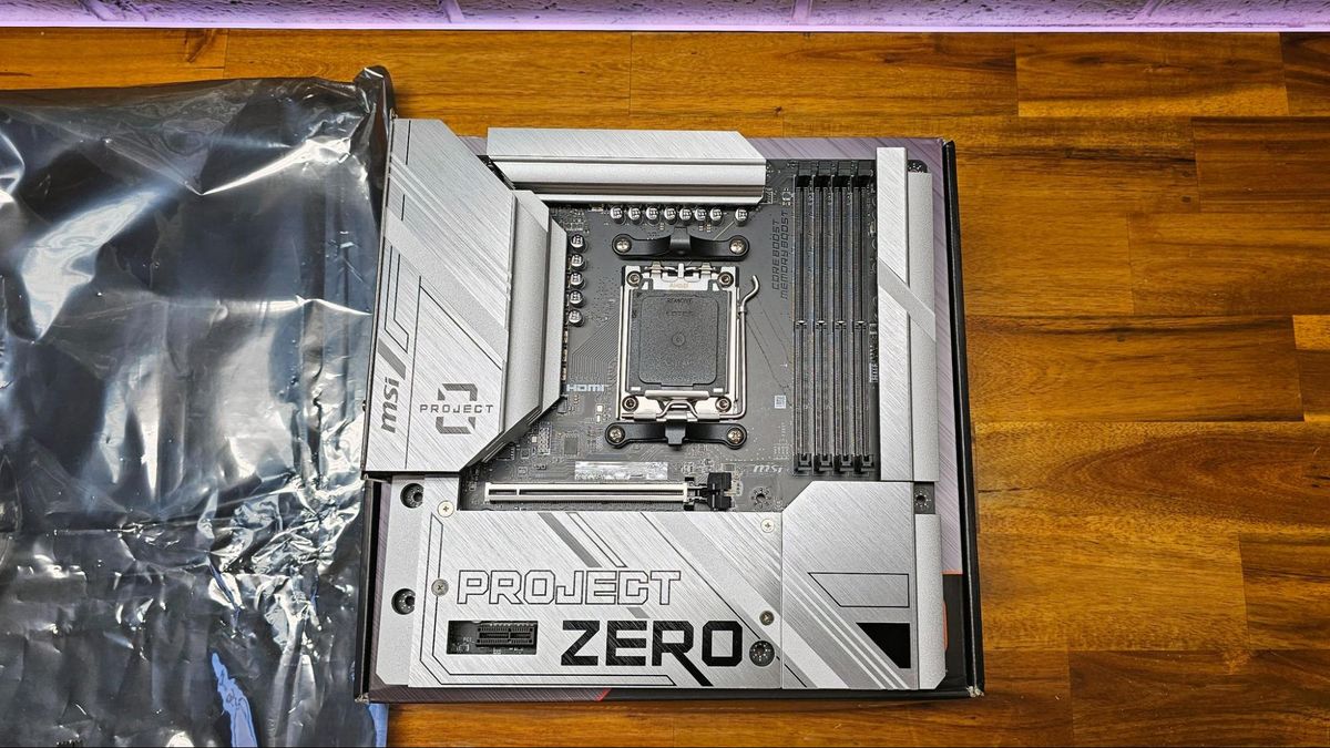 I built a PC With MSI's Project Zero Motherboard: Moving all the ports ...
