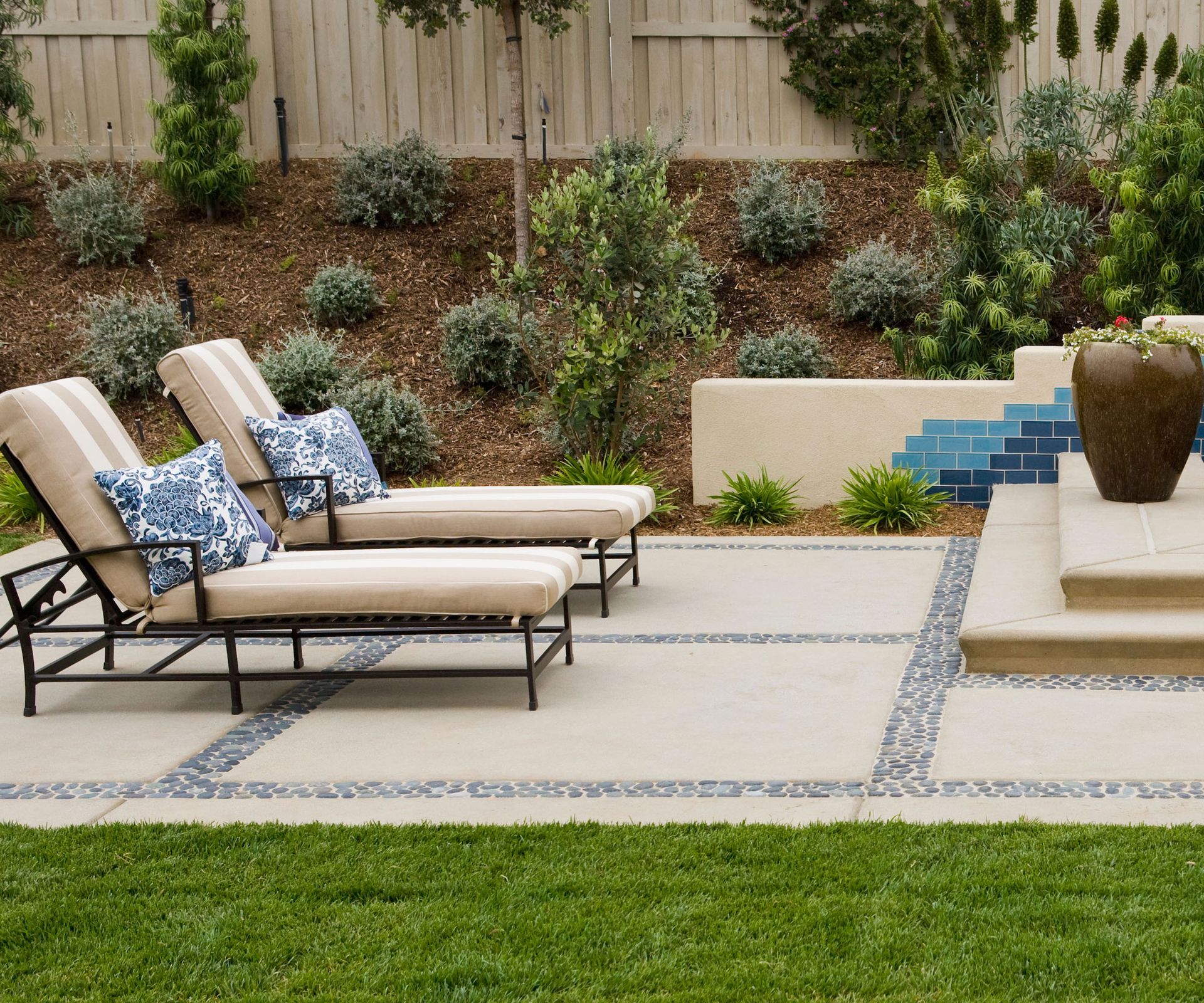 Patio flooring ideas: 10 smart looks for your paved space | Homes and ...