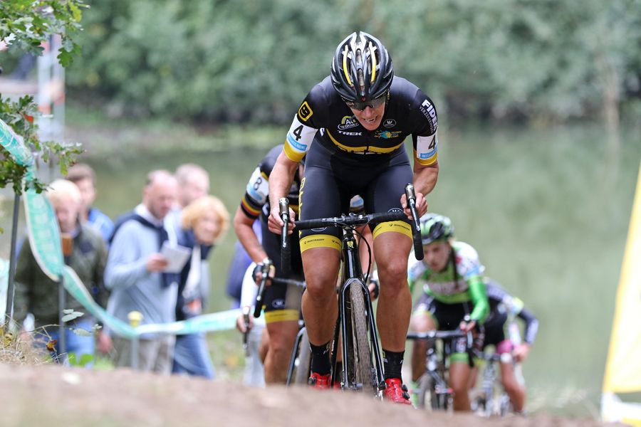 Van Loy hospitalised after Vlaamse Druivencross crash | Cyclingnews