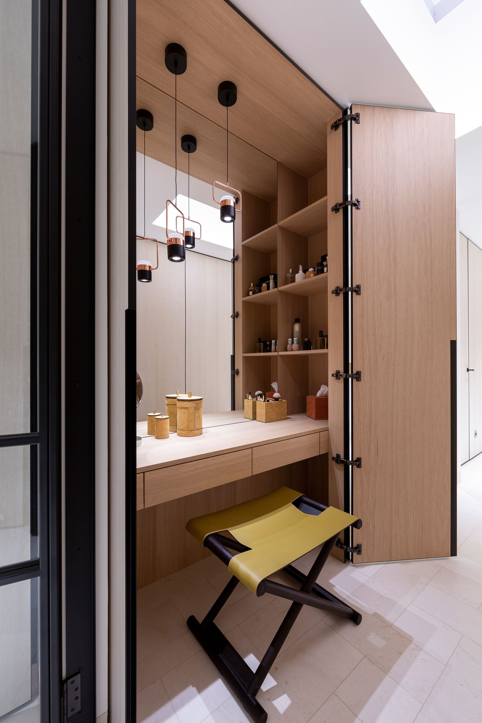 Makeup room ideas: 10 wonderful ways with makeup room decor | Homes and ...