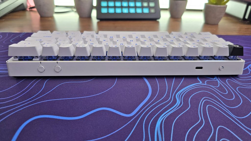 Logitech G Pro X 60 Lightspeed Review: Compact and Customizable | Tom's ...