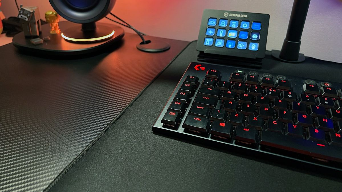 EZ Desk Carbon Edition desk review: "Simply a very solid option ...