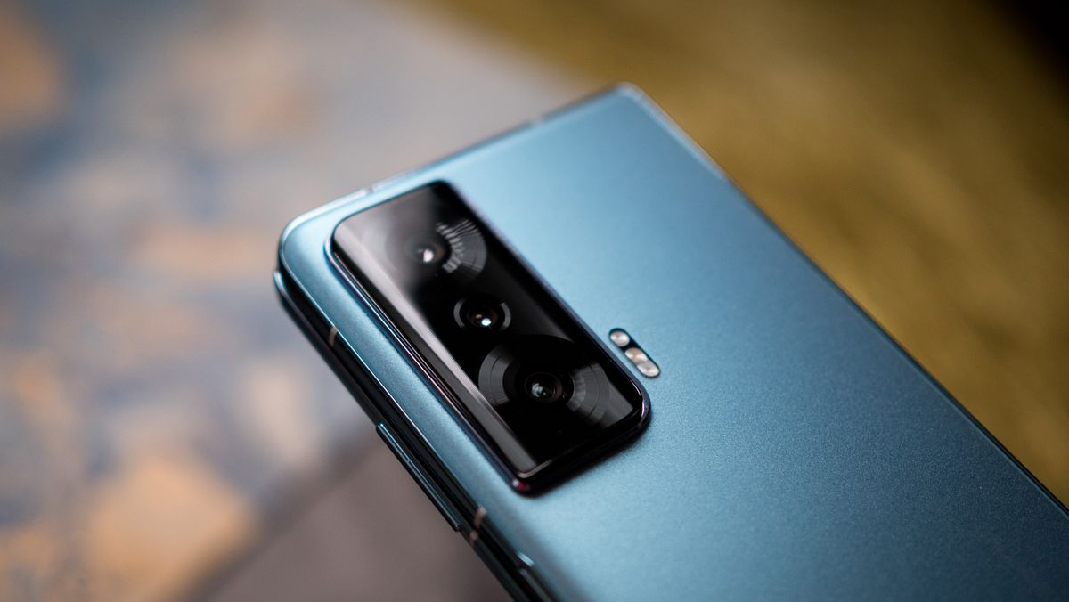 Honor Magic Vs review: Samsung finally has some foldable competition ...