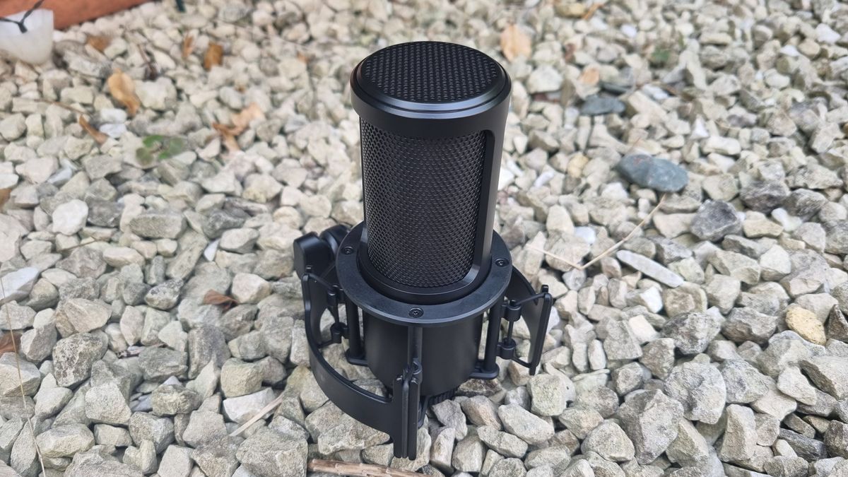 Shure SM4 Studio Kit microphone review | PC Gamer