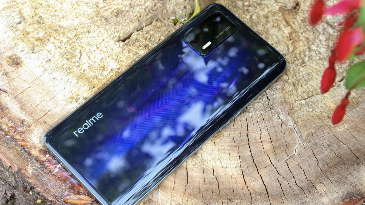Realme GT hands-on review: a real flagship killer? | Laptop Mag
