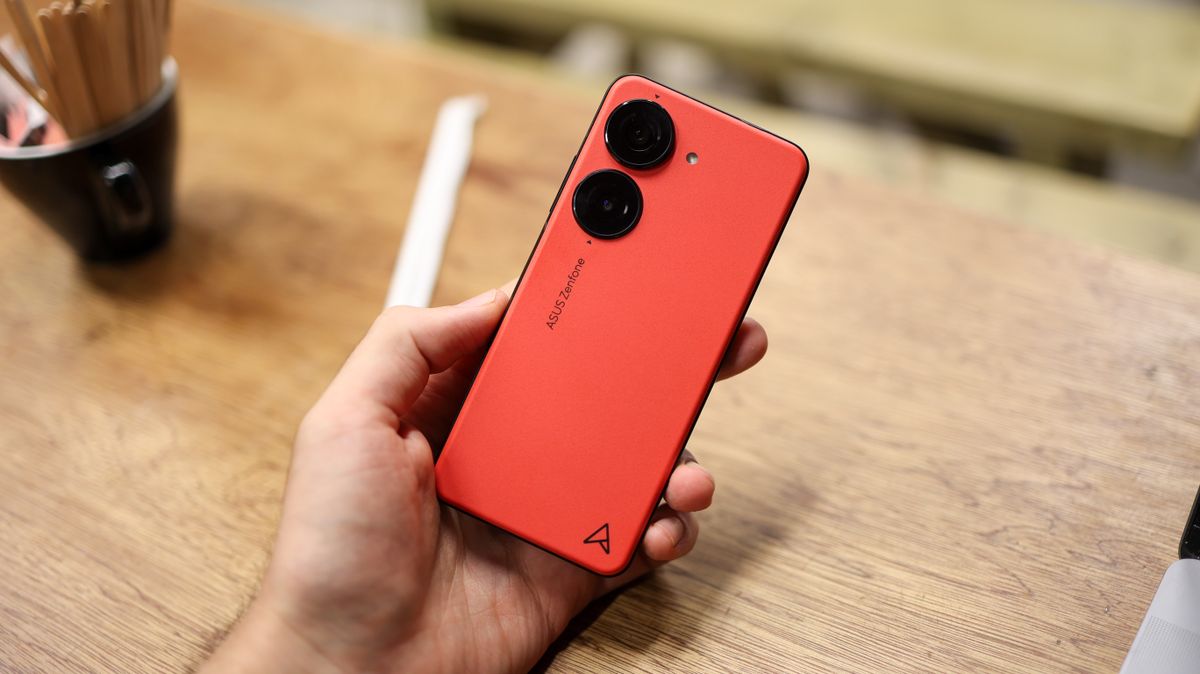 Asus Zenfone 10 review: a gimble-toting compact superphone | Digital ...