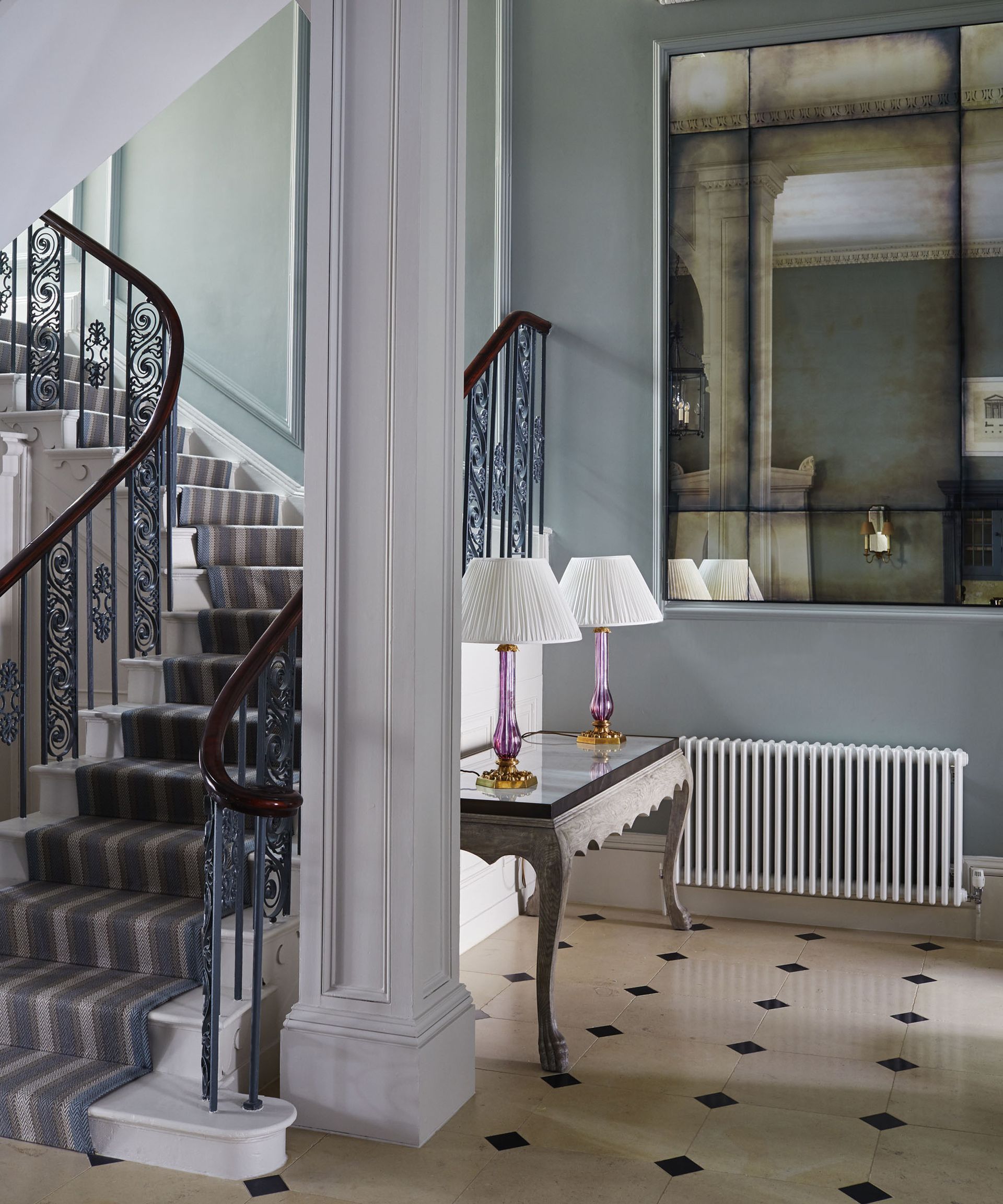 Entry table decor ideas : How to decorate a hallway table | Homes and ...