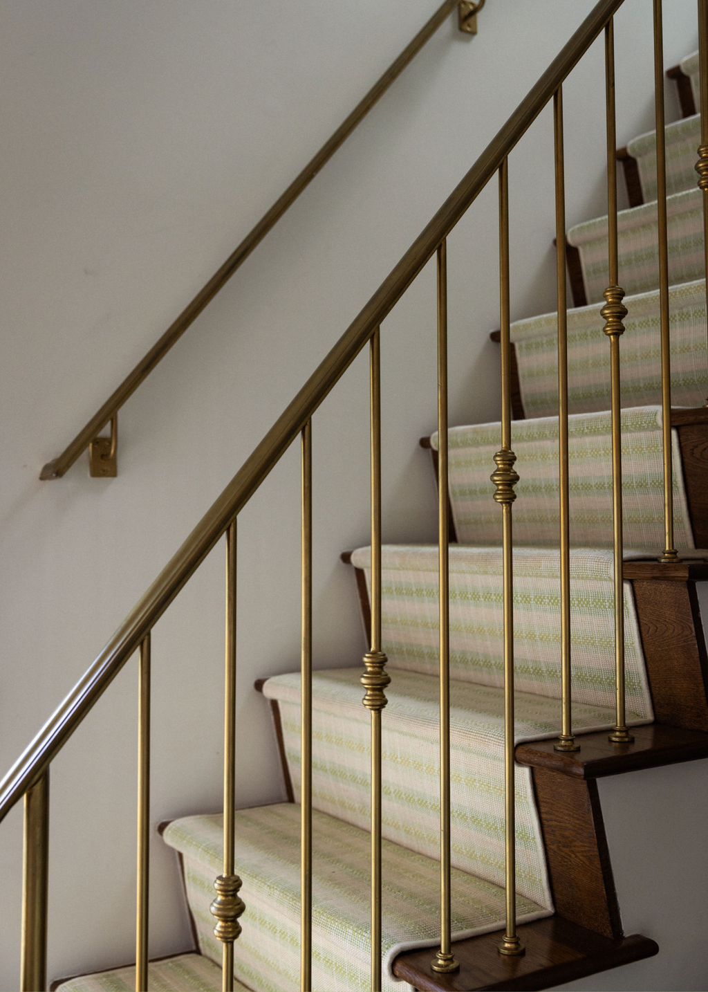 6 Staircase Feng Shui Rules to Follow and Why | Livingetc