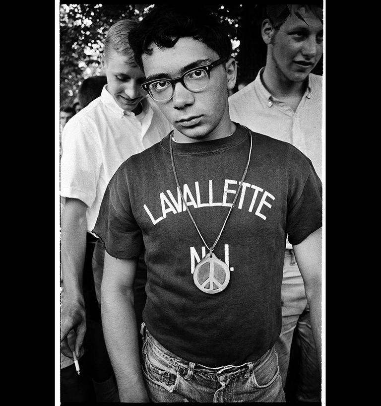 The origin story of the peace sign | The Week