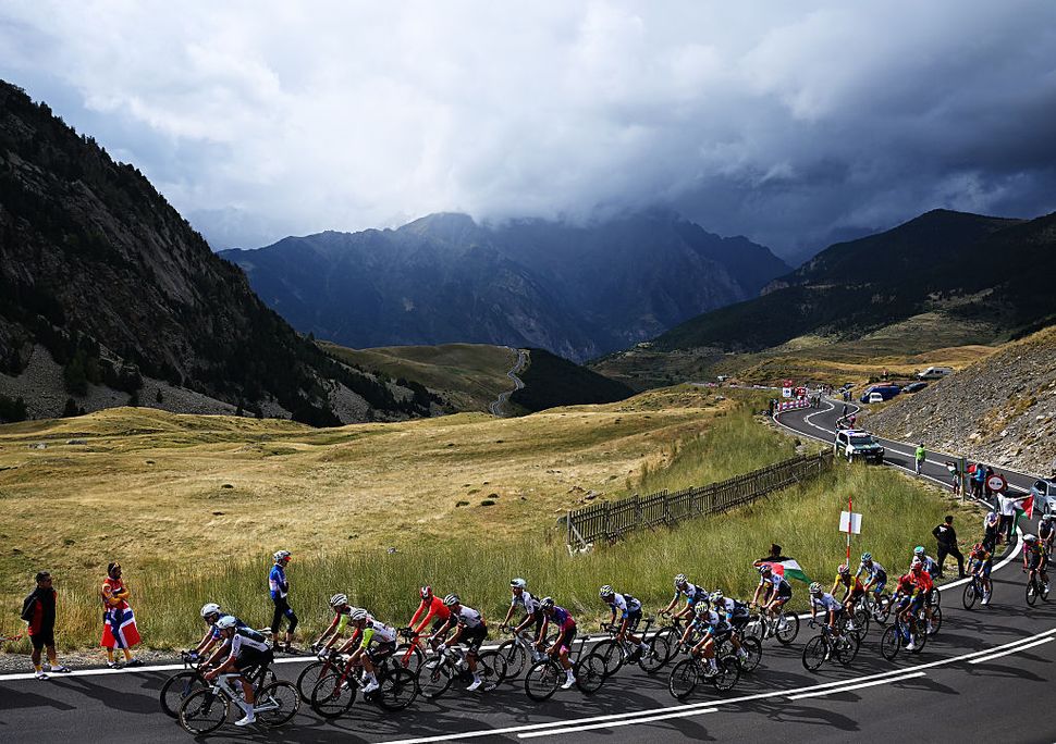 Vuelta a España 2025 stage 9 preview - Summit finish favours breakaway ...